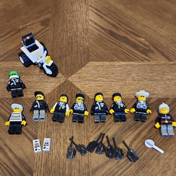 Lego | Toys | Lego Police Minifigures With Accessories | Poshmark